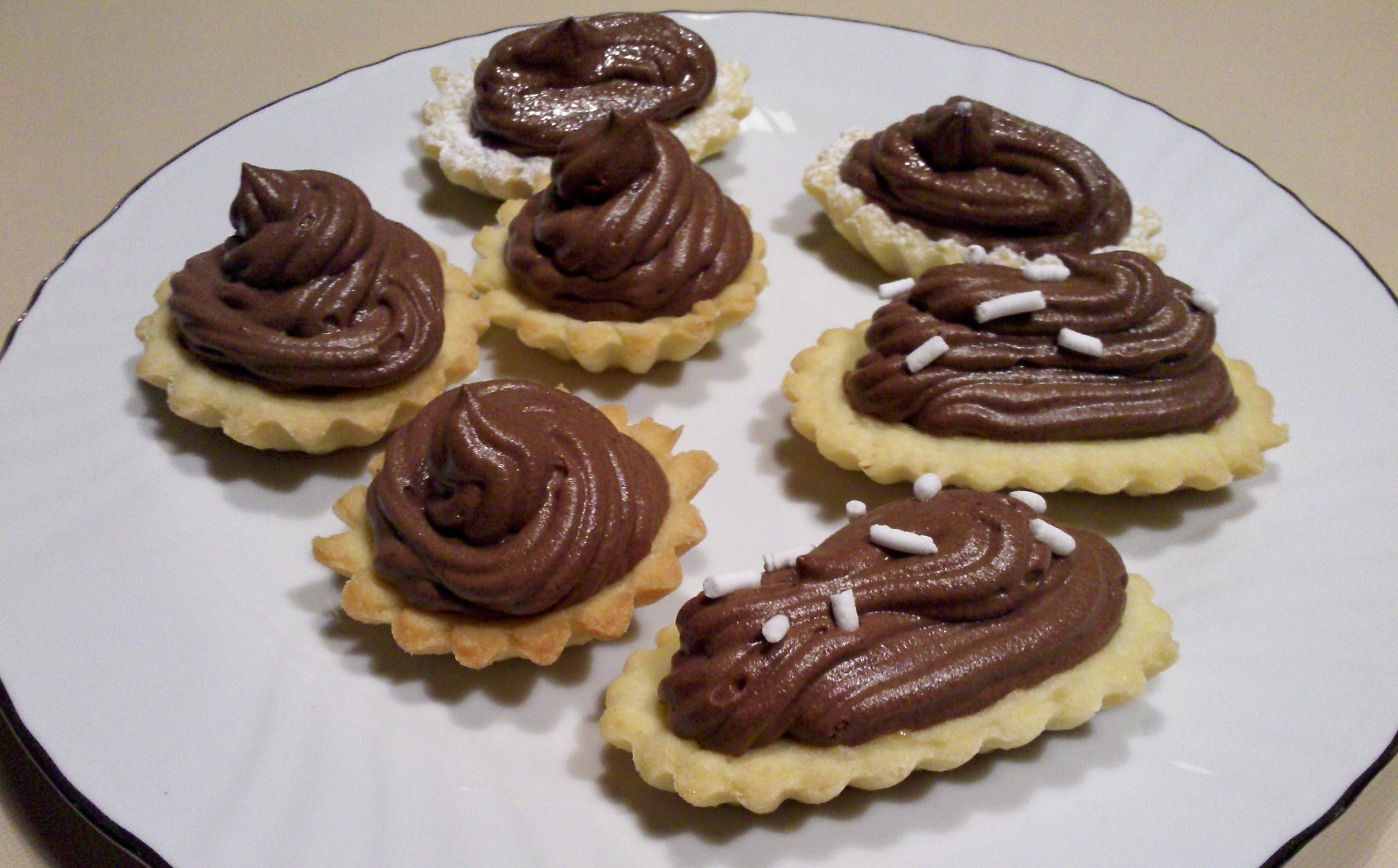 Pasticcini con mousse al cioccolato - I viaggi del Goloso